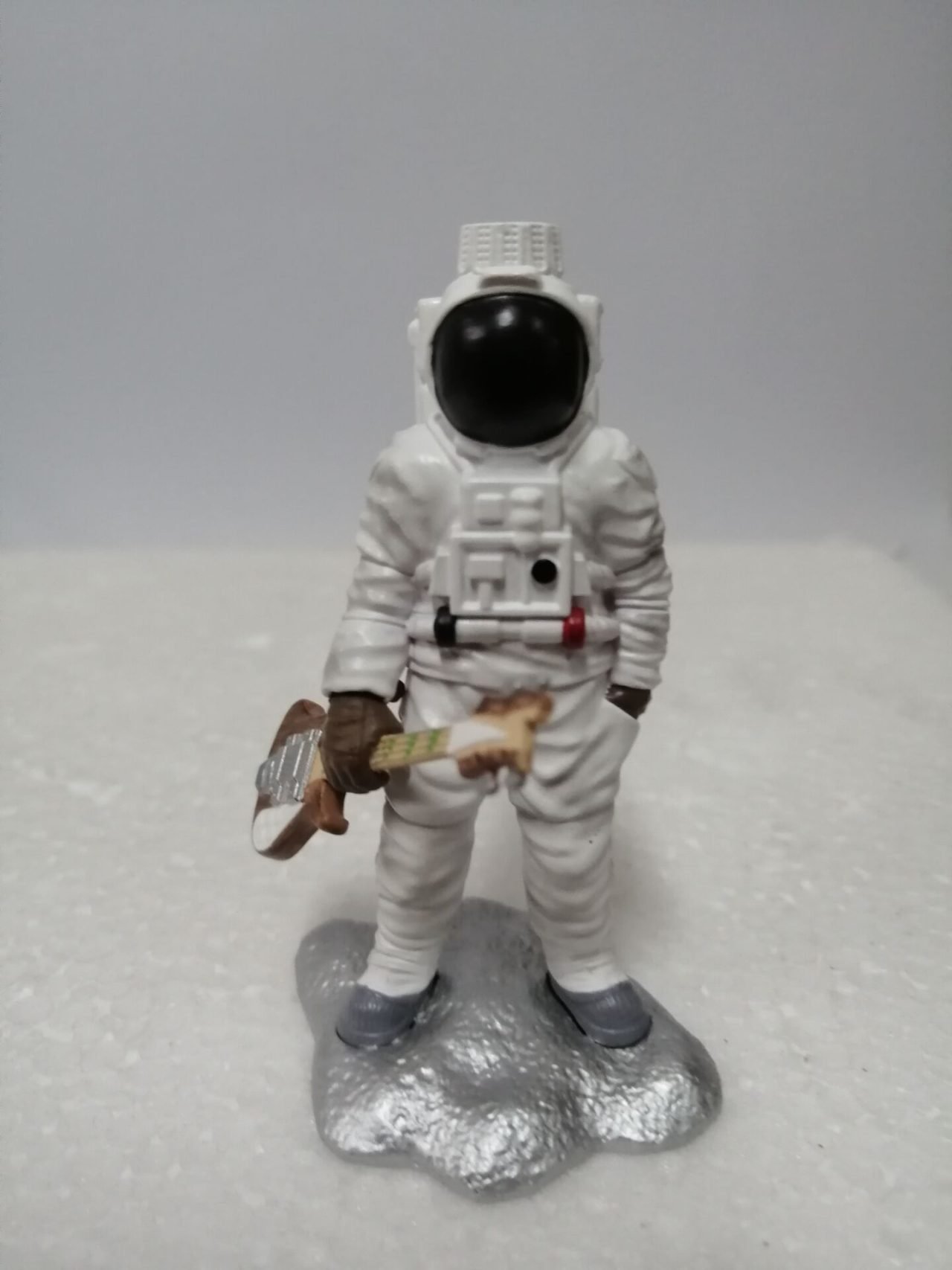 High Quality Snow Globes - How They're Made