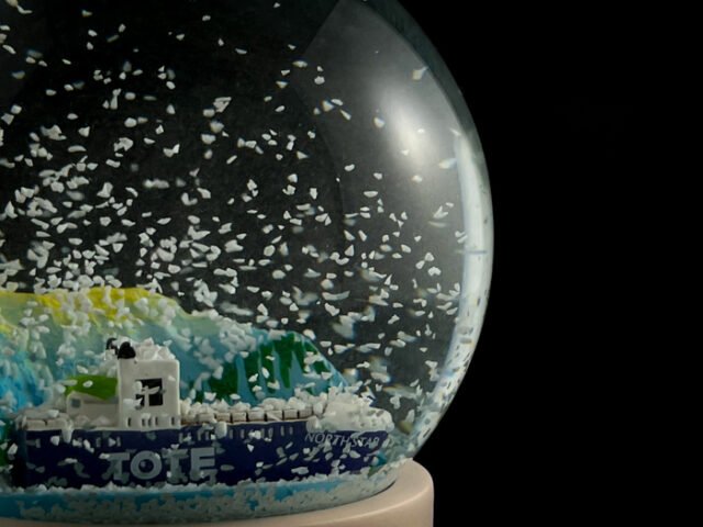 Tote Alaska Custom Snow Globes - Queen of Snow Globes