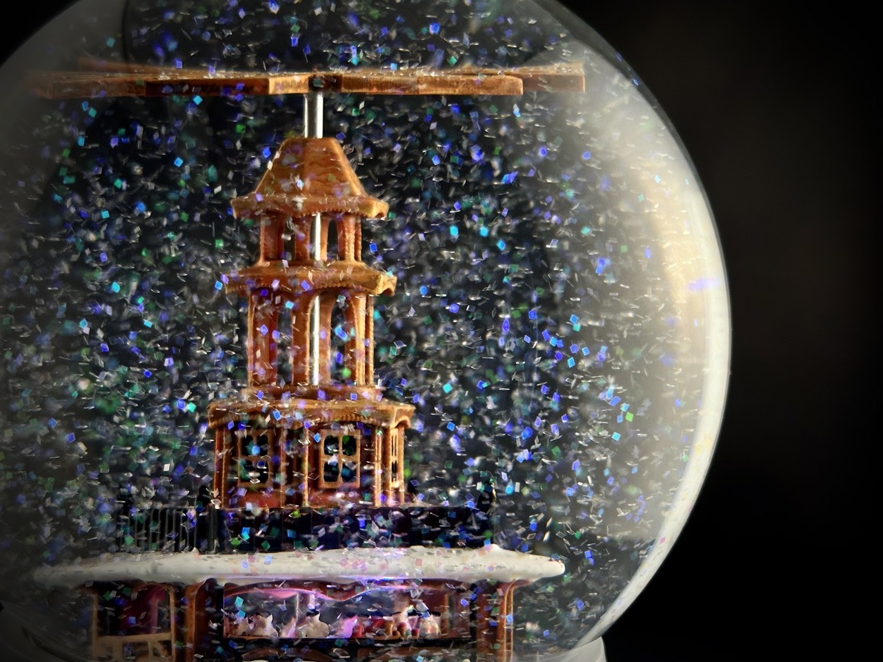 Christkindl Market - Queen of Snow Globes