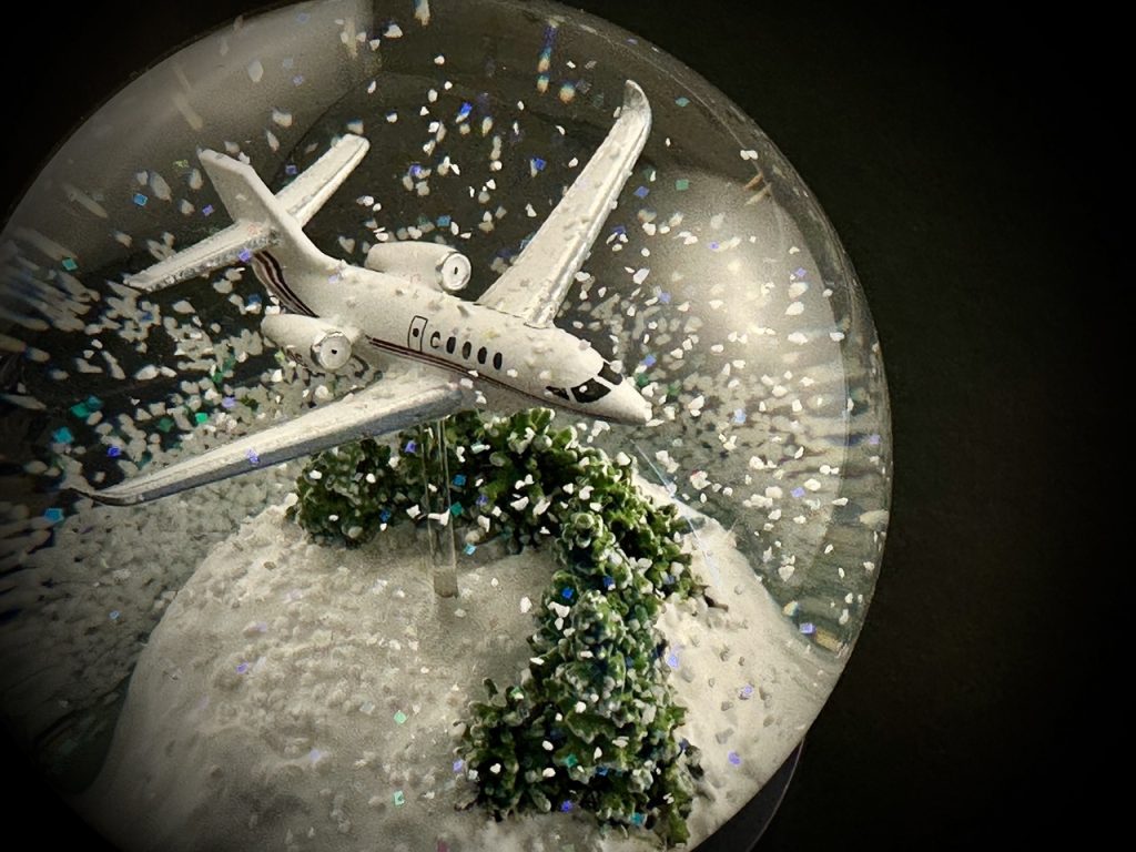 Beautiful Snow Globes From Maker to the Stars, Queen Of Snow Globes