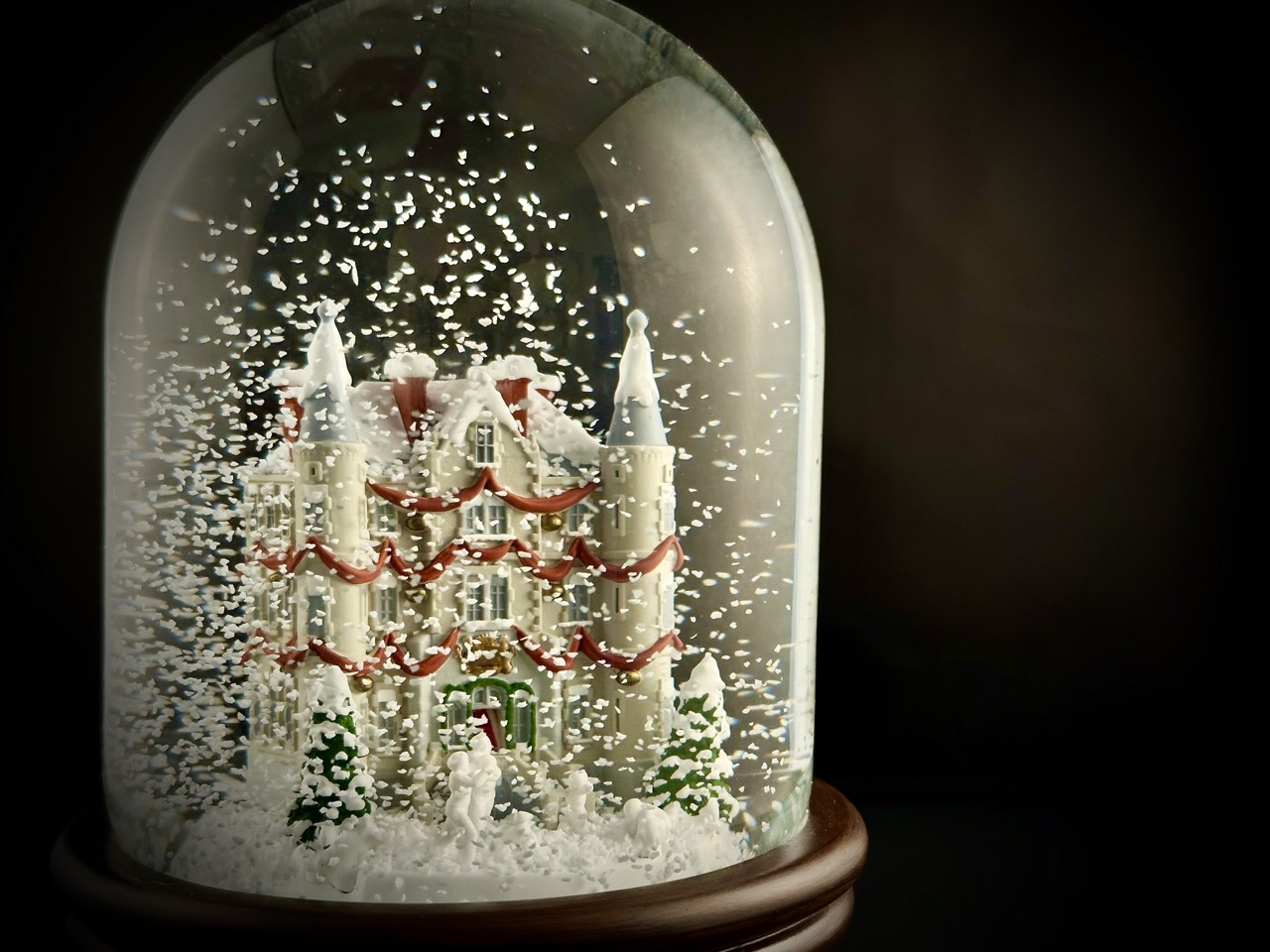Escape To The Chateau - Queen of Snow Globes
