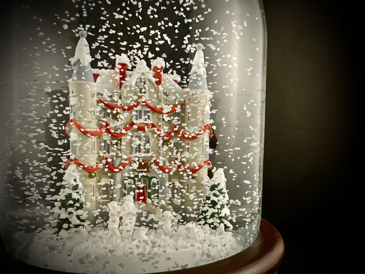 Escape To The Chateau - Queen of Snow Globes