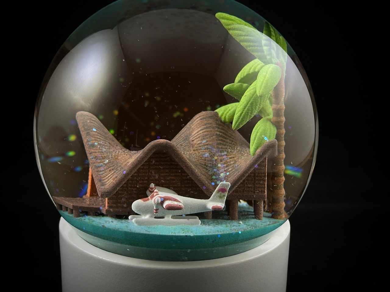 Joali Resort Maldives - Queen of Snow Globes