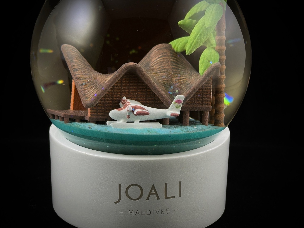 Joali Resort Maldives - Queen of Snow Globes
